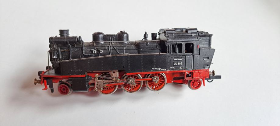 1:87 HO merilo PIKO BR 75 parna lokomotiva