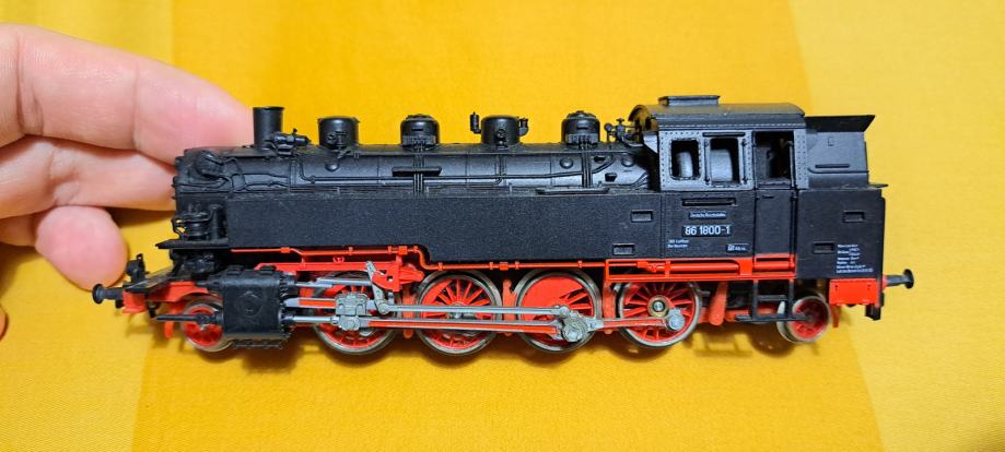1:87 HO merilo PIKO DB Br 86 parna lokomotiva