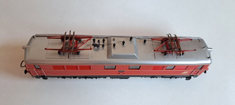 1:87 HO merilo ROCO električna lokomotiva OBB 1110