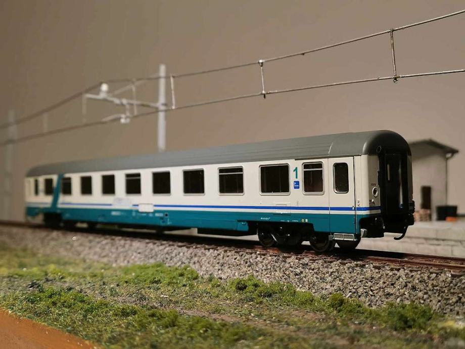 ACME 55025 A - Trenitalia UIC-Z, XMPR-IC Plus. Omejena izdaja! (h0)