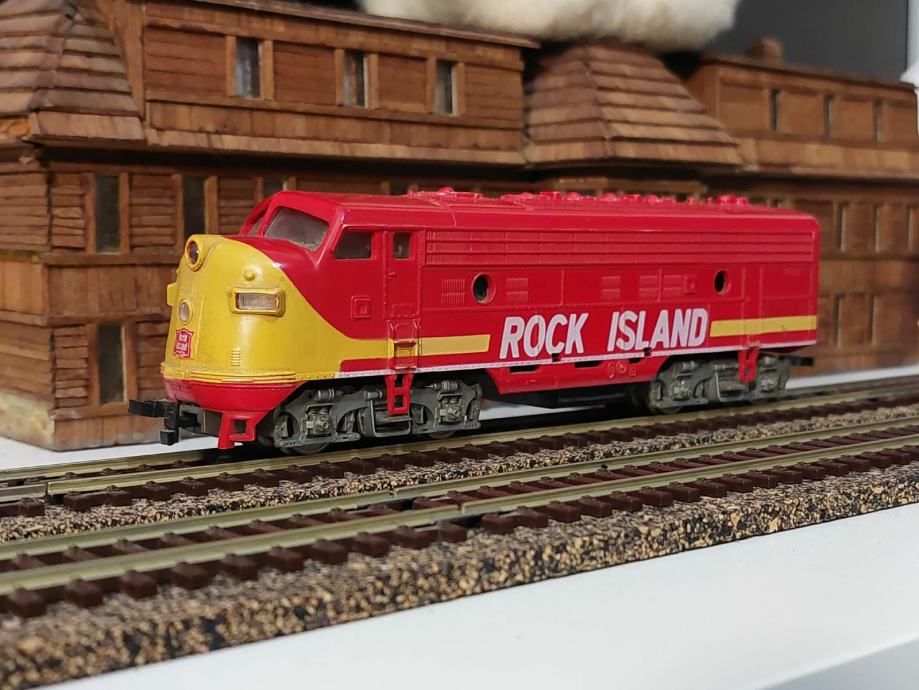 Athearn in Mehano dizelski lokomotivi EMD F7 Rock Island / Monon