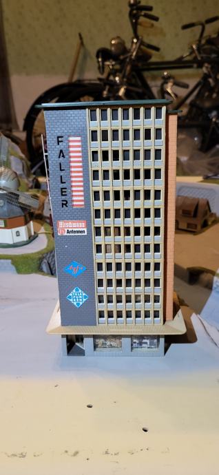 Faller B905 Siemens stolpnica v merilu HO
