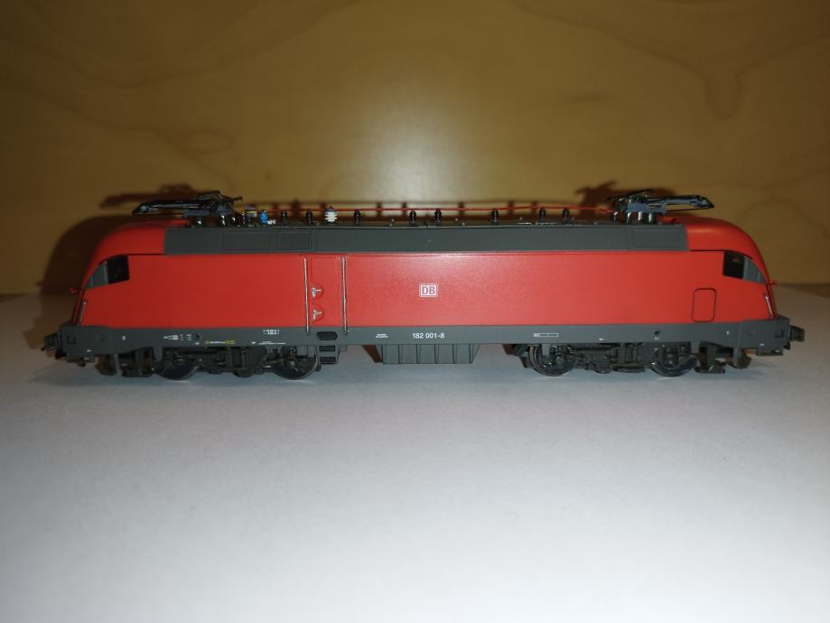 Lokomotiva PIKO DB 182 001