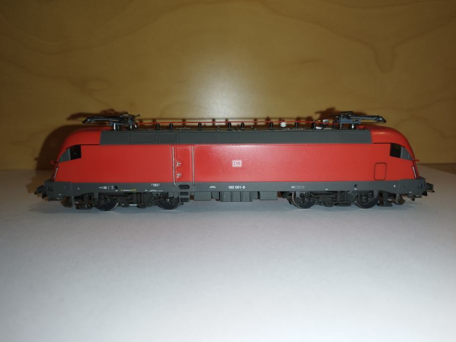 Lokomotiva PIKO DB 182 001