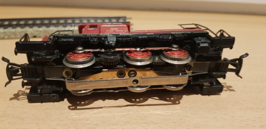 MÄRKLIN 3064 dizelska lokomotiva DB BR V60 1009