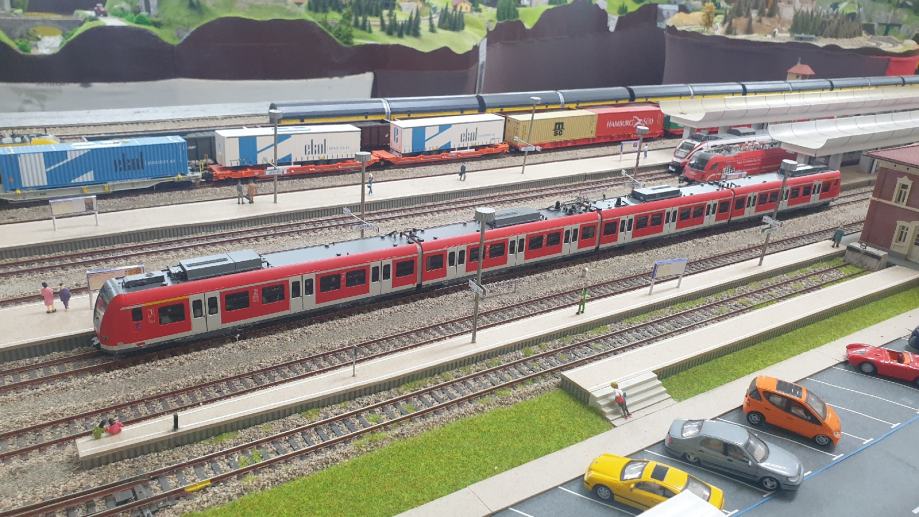 roco db s bahn triebzug BR 243 H0