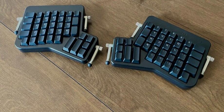 Ergonomična tipkovnica ErgoDox EZ Glow Split Keyboard, žična, mehanska