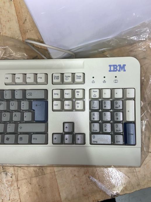 IBM SK-8820 VINTAGE TIPKOVNICA