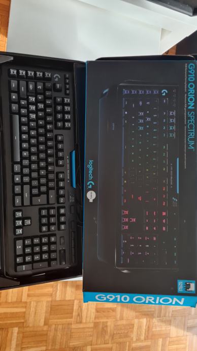 Logitech G910 Orion Spectrum Romer G-Tactile praktično nova tipkovnica