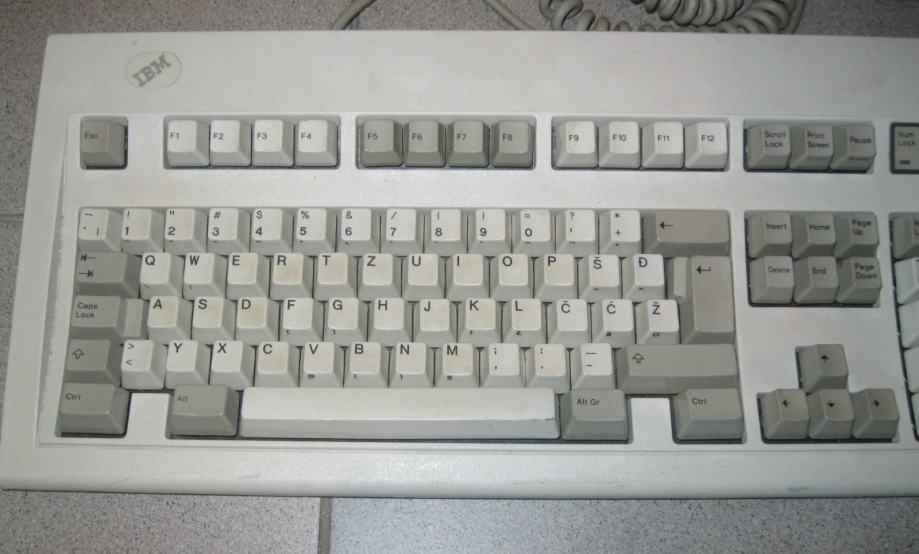 Mehanska tipkovnica IBM Model M PS/2 letnik 1989