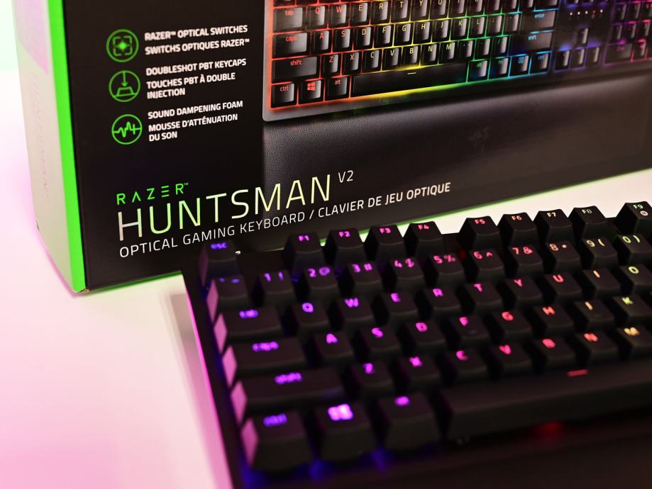 Razer Huntsman V2 tipkovnica – dobro ohranjena