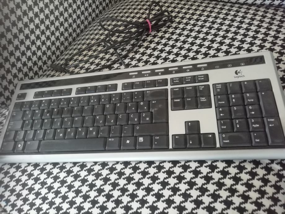 Tipkovnica Logitech UltraX Premium Keyboard