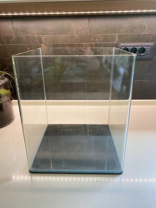 AKVARIJ Nano cube 30l + ostala oprema