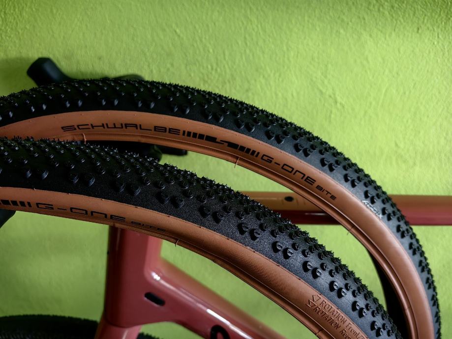 Gravel plašč Schwalbe G-ONE Bite 700x45 2kom
