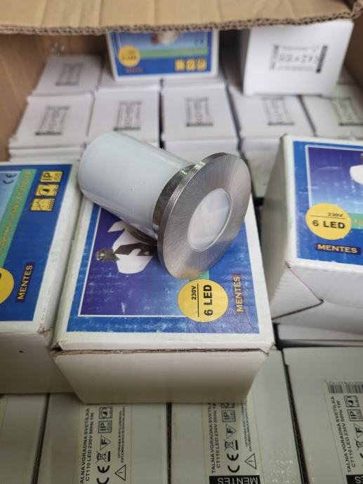 LED pohodna povozne talne svetilke