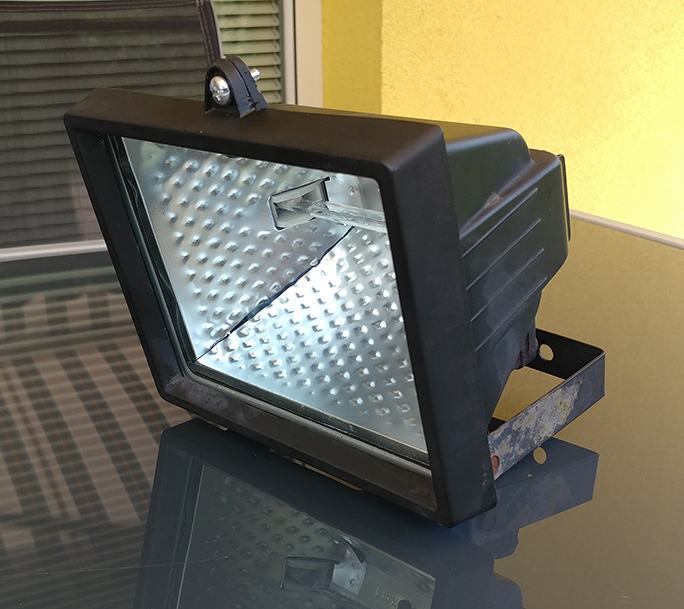Montažni reflektor luč 500W IP44, halogenska žarnica