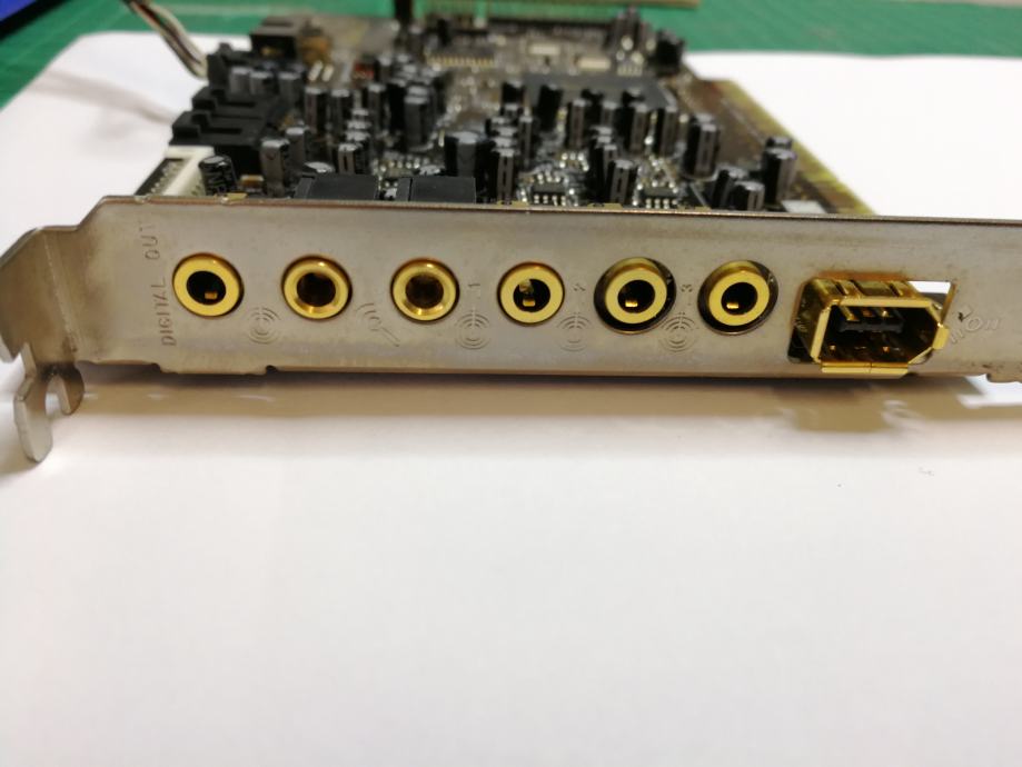 Sound Blaster Audigy 2 ZS SB0350 Zvočna kartica