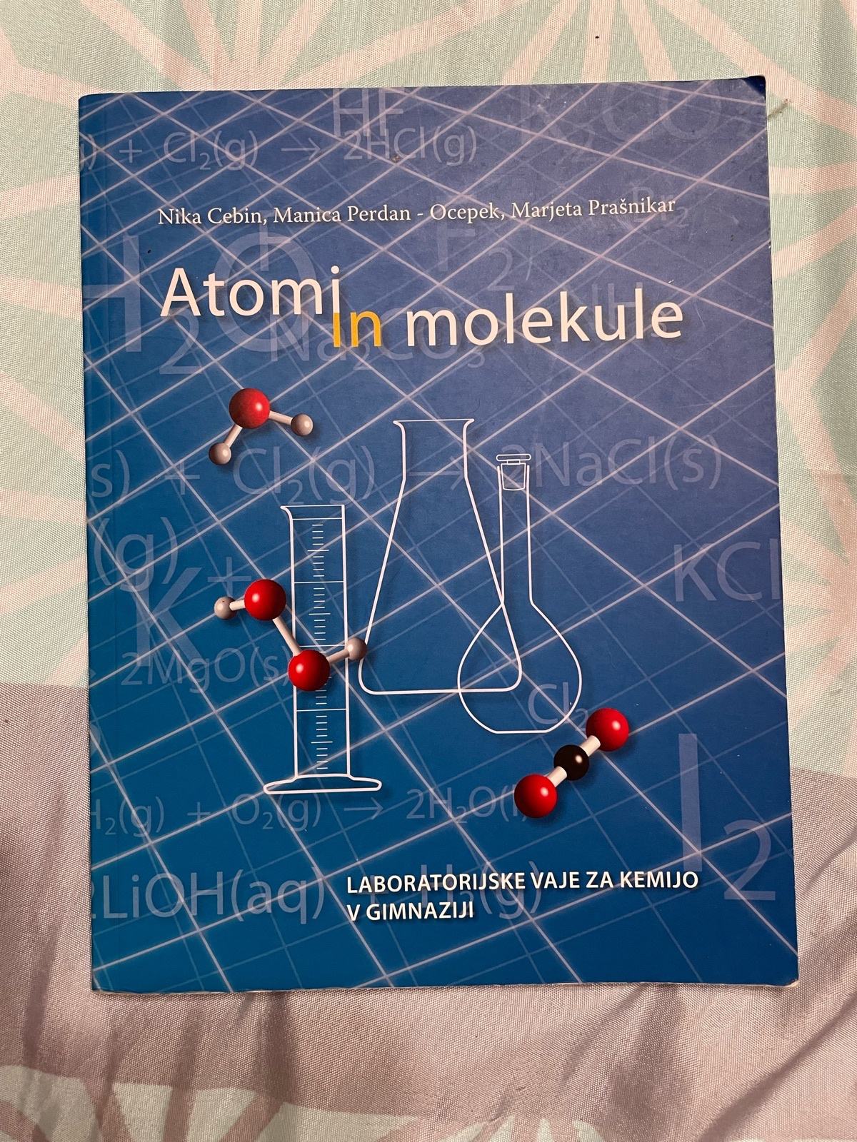 Atomi in molekule