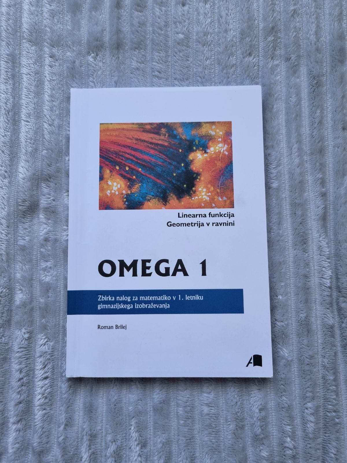 Omega 1, oba dela