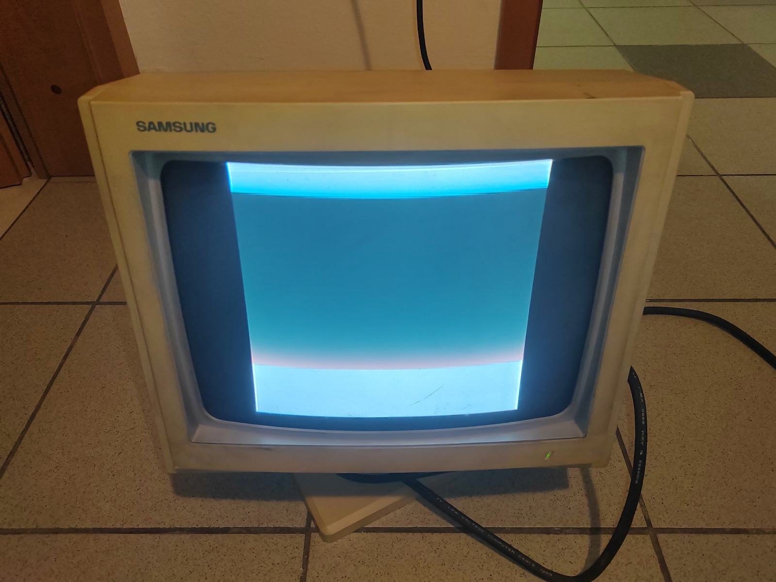 star monitor CRT Samsung CVB4581