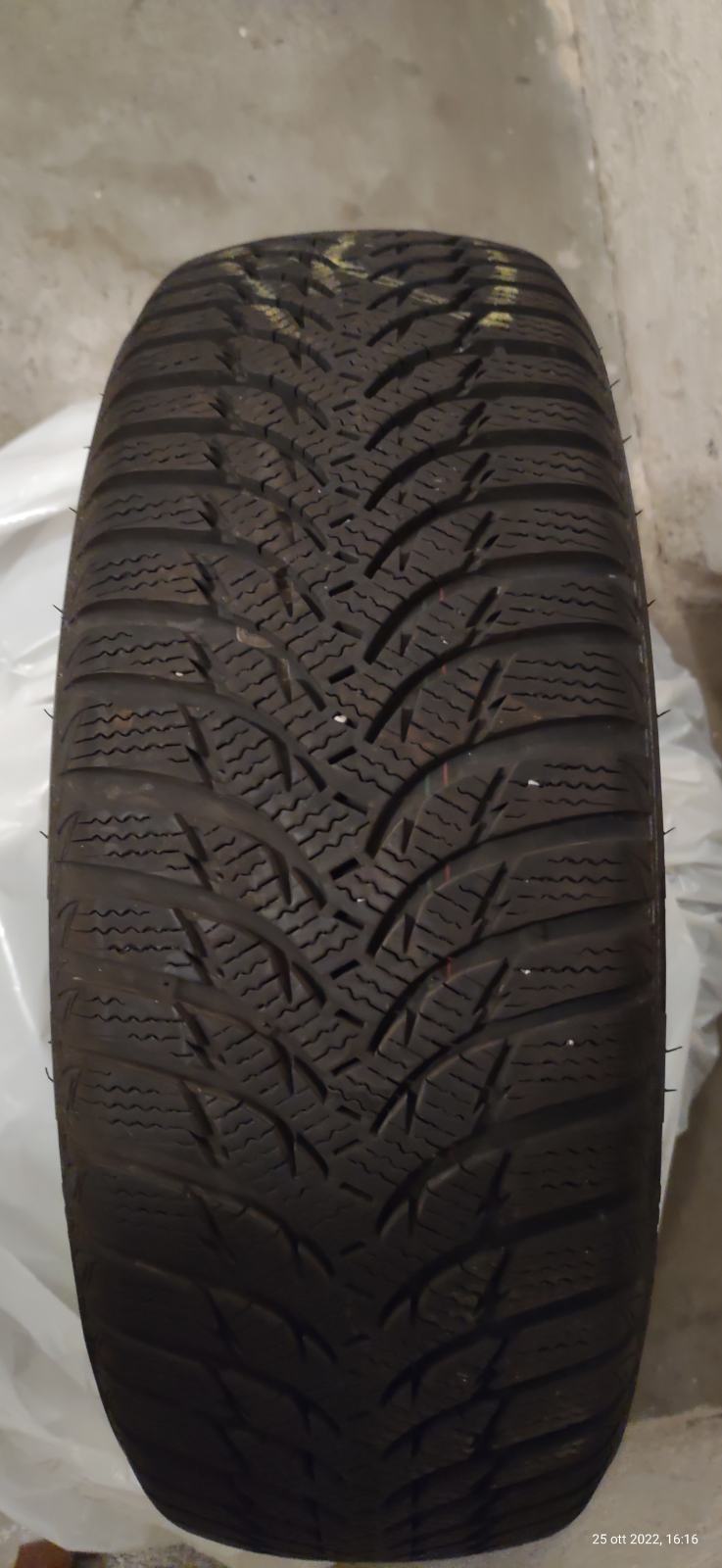 Pnevmatike Kumho 205/60/16 zimska Količina: 4