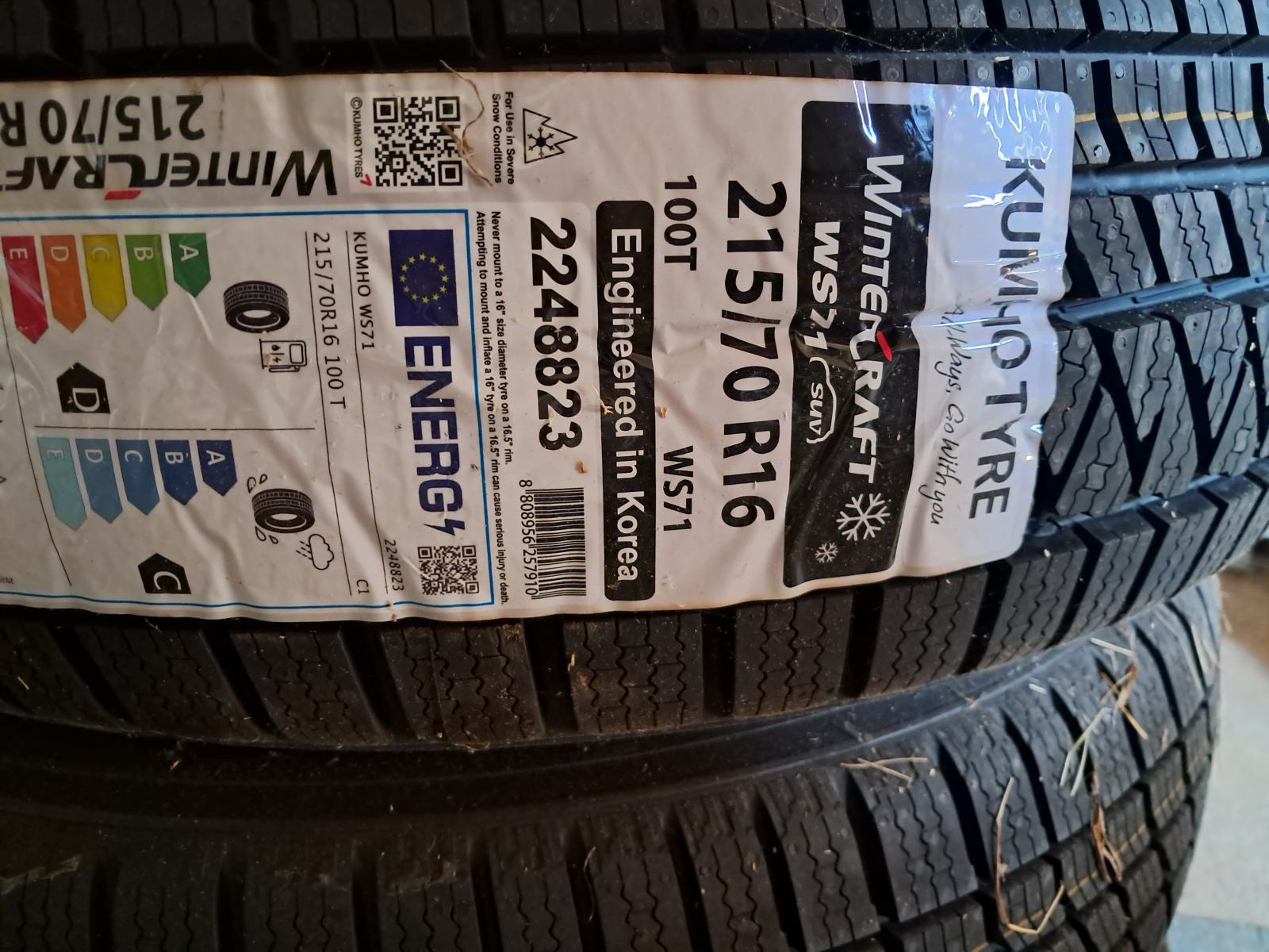 Pnevmatike Kumho 215/70/17 zimska Količina: 2