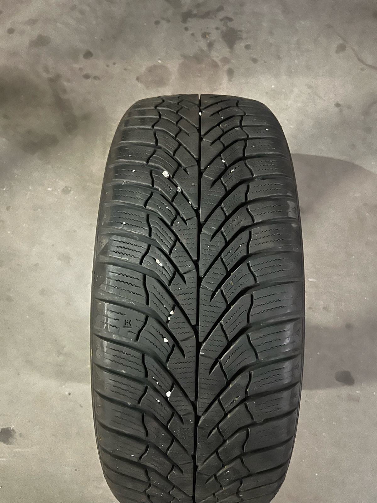 Pnevmatike Kumho 215/55/17 zimska Količina: 4