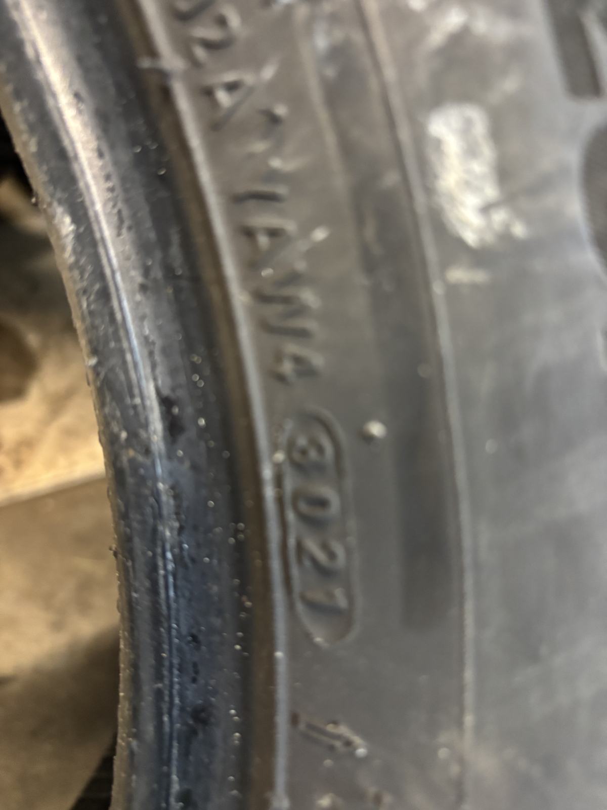 Pnevmatike Kumho 225/60/17 zimska Količina: 4