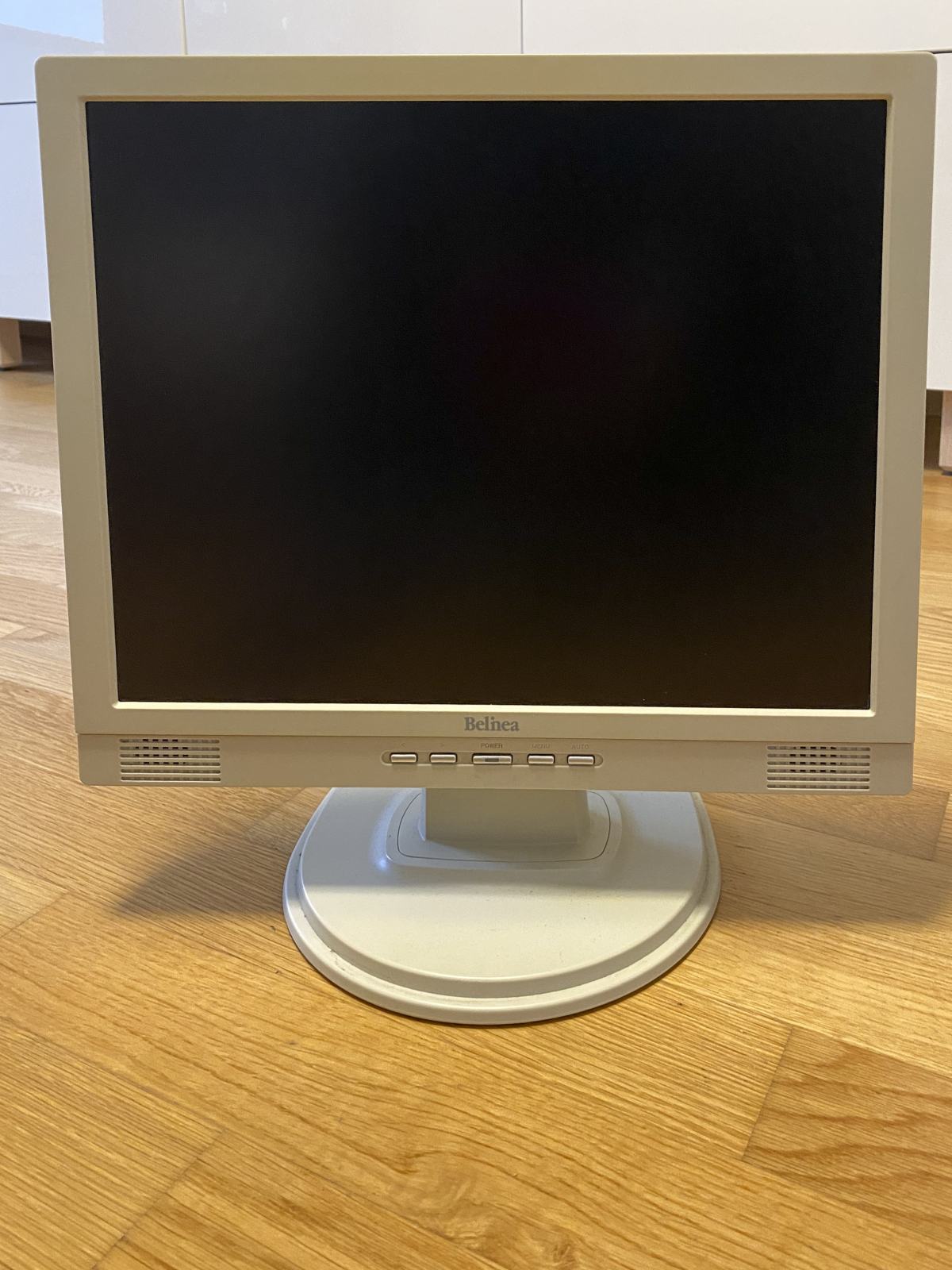 17 monitor 1280x1024 z vgrajenimi zvočniki - Belinea
