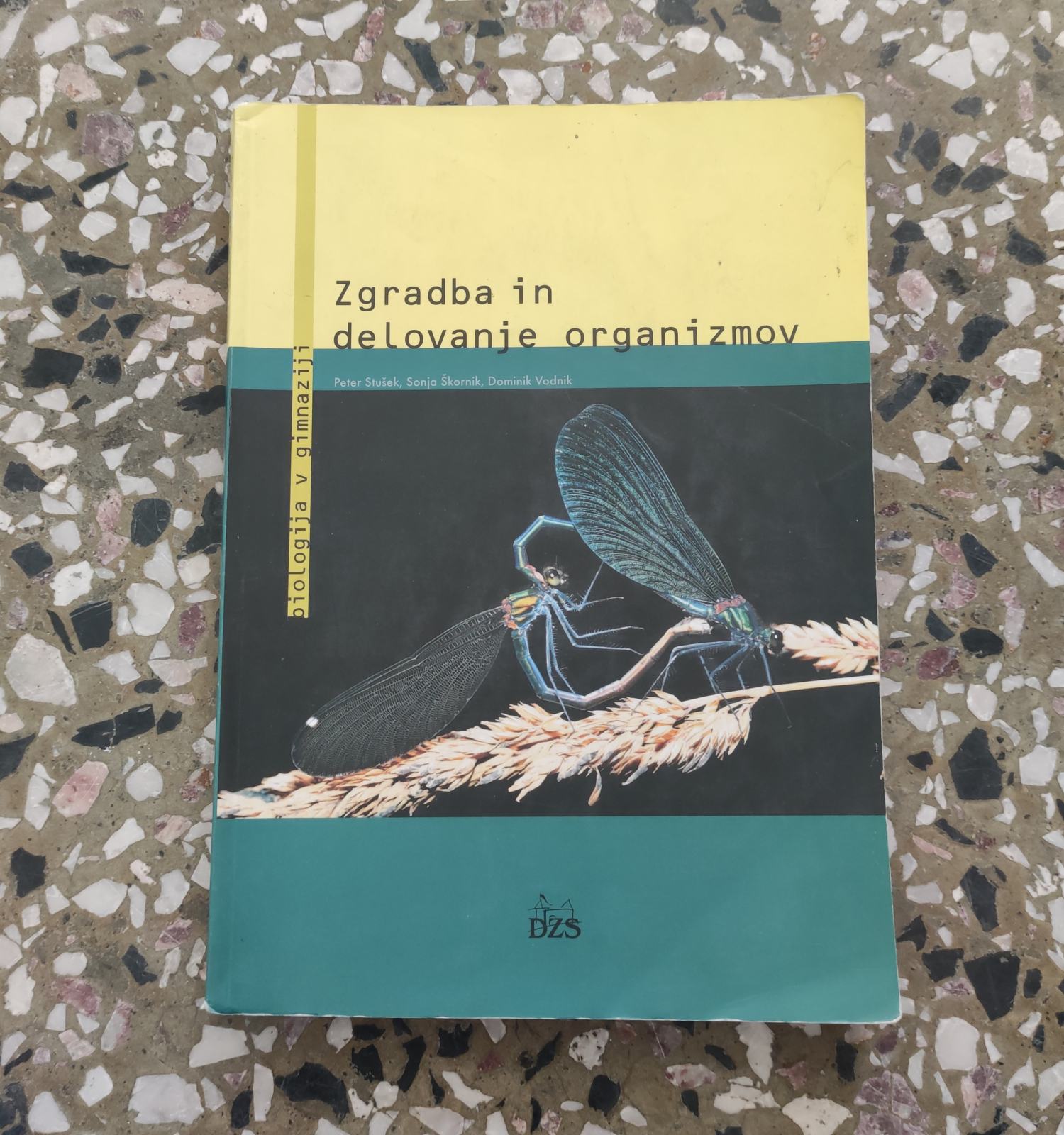 učbenik Zgradba in delovanje organizmov - biologija v gimnaziji
