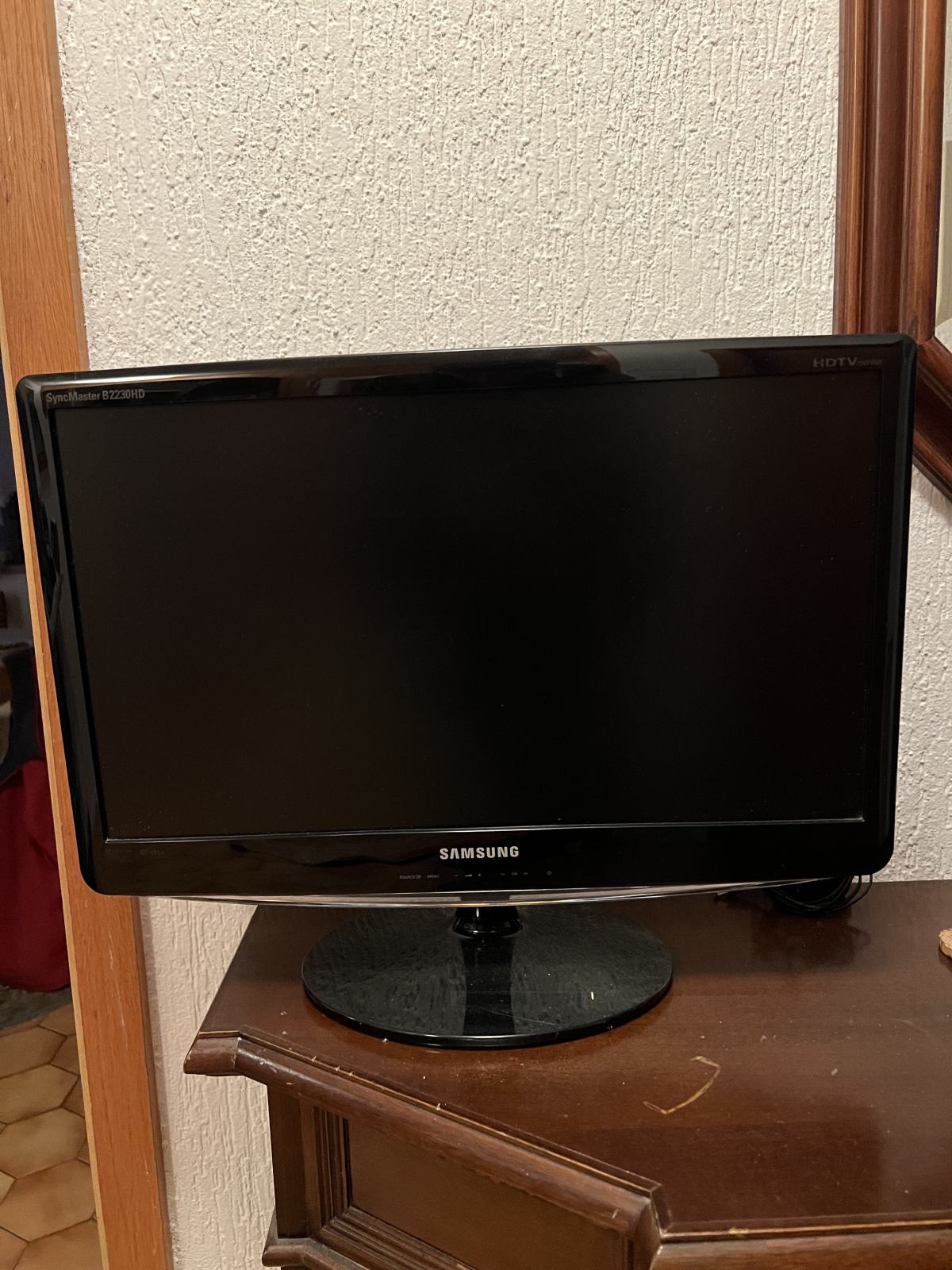 Samsung B2230HD 22 LCD monitor