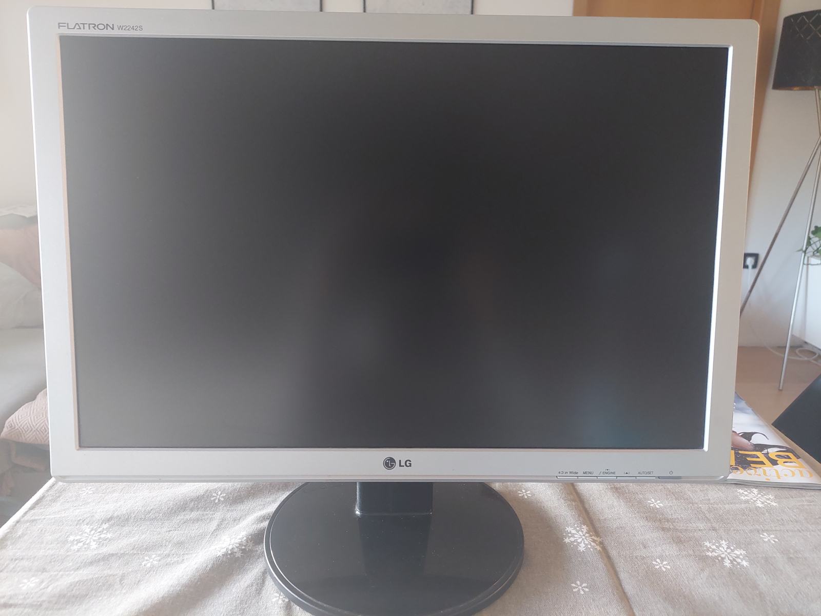 LG monitor 22 flatron w2242s