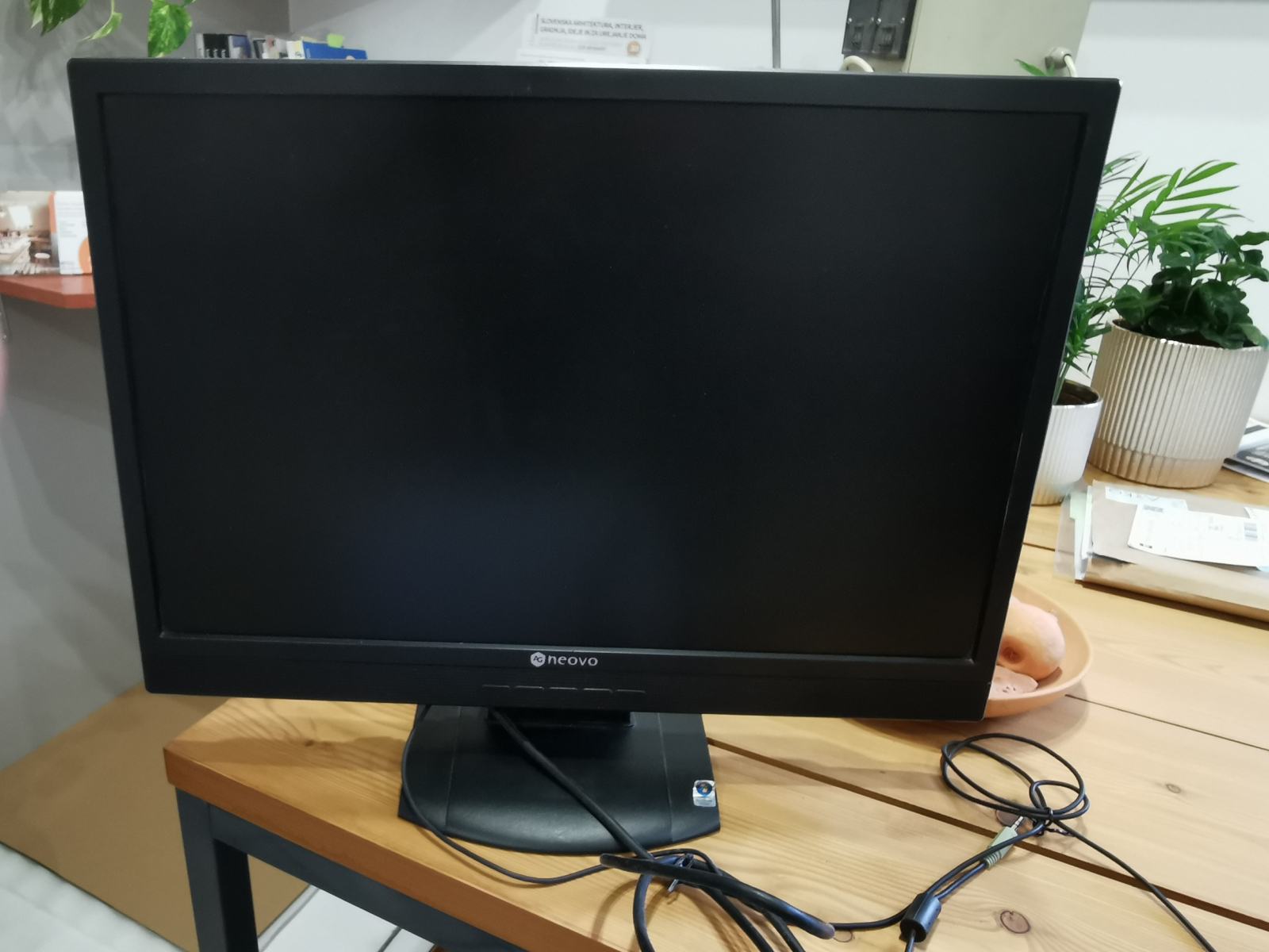 MONITOR Neovo H-W22 22-Inch LCD zaslon