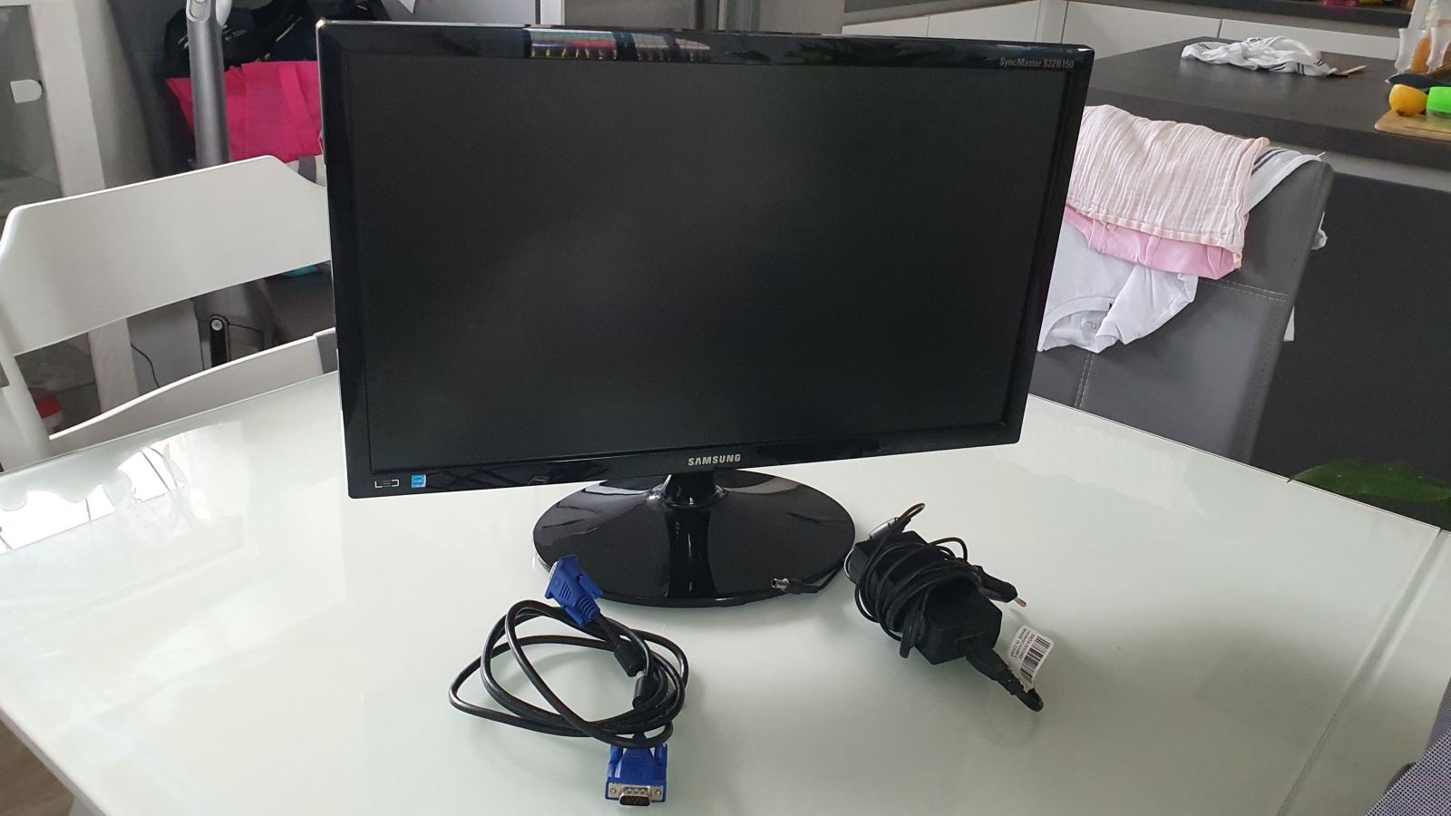Samsung S22B150