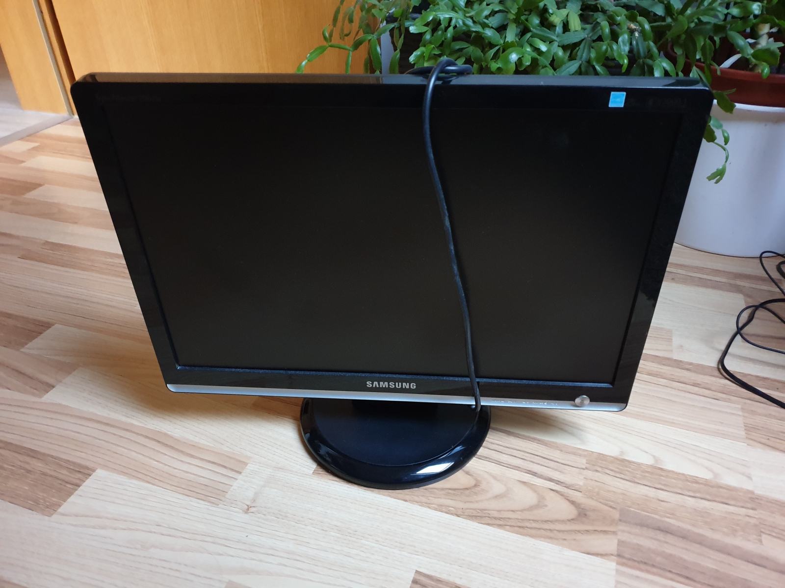 Samsung SyncMaster 206BW LCD Monitor