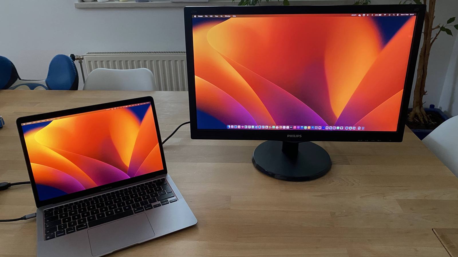 22 zaslon Philips, Full HD 1980 x 1200, VGA, HDMI