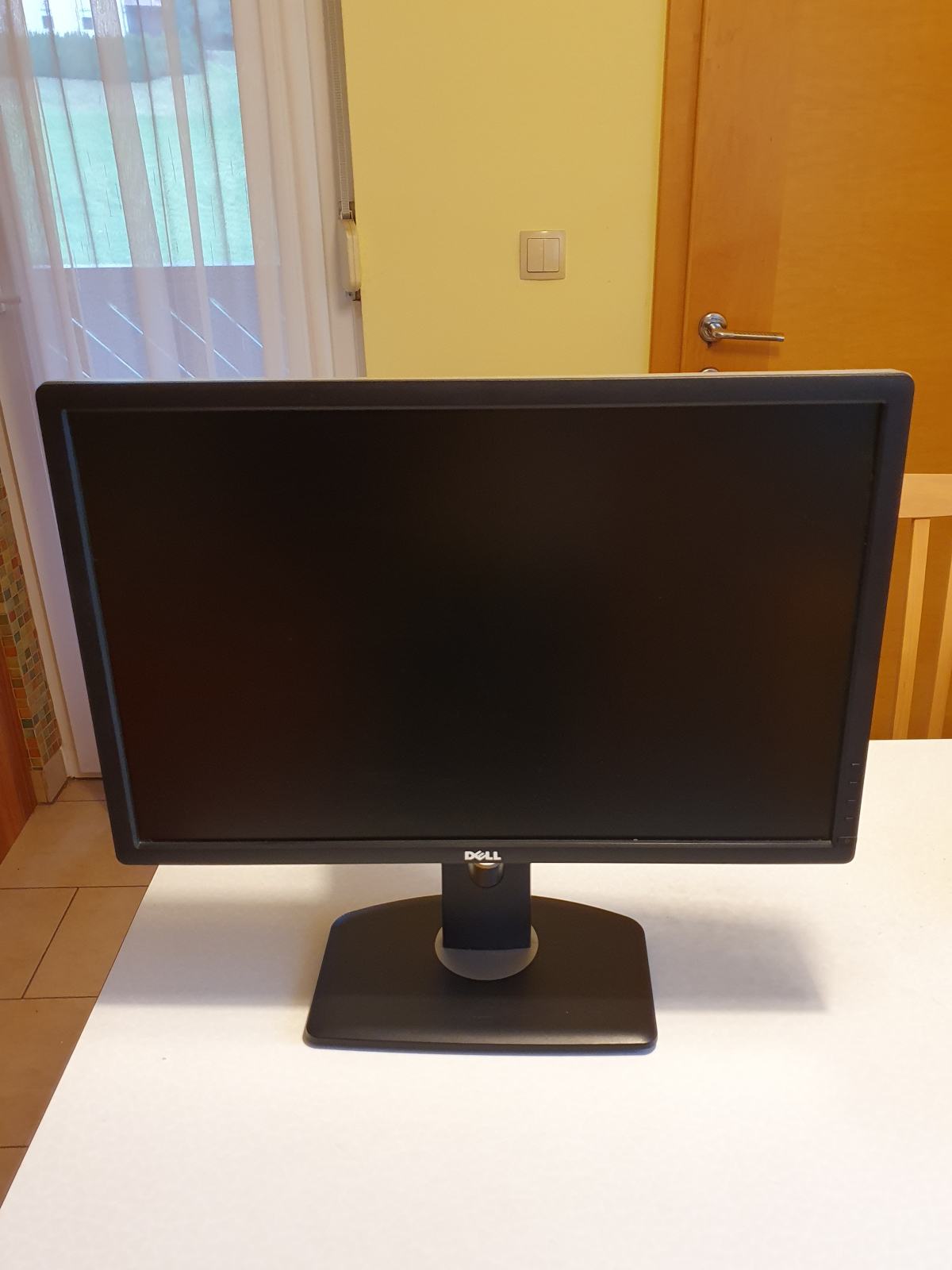 MONITOR DELL U2412Mb - 24 palcev - 40 EUR