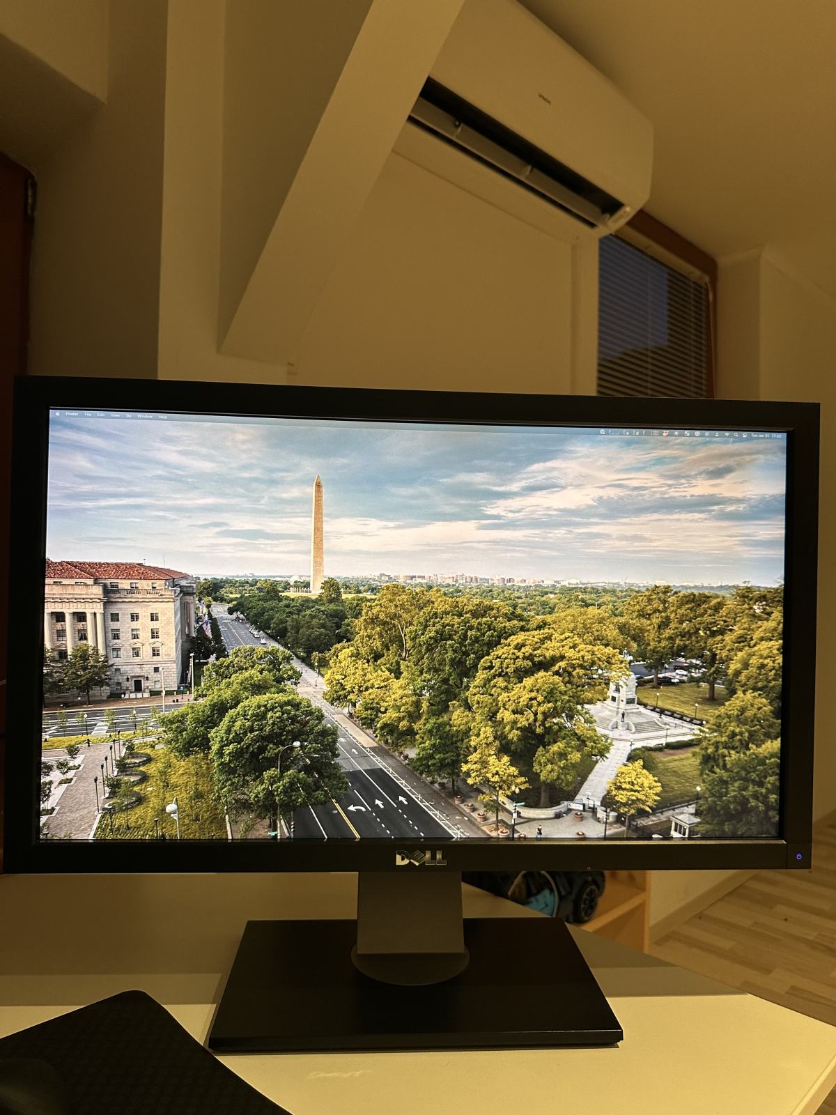 Dell UltraSharp U2711 27 qHD 1440p, H-IPS, 2560x1440
