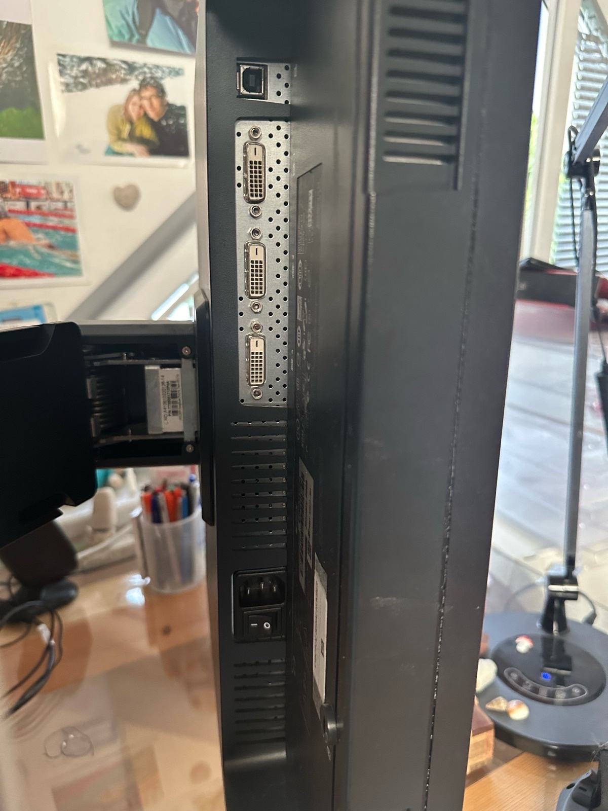 Prodam Zaslon za računalnik - monitor HP 30 inch lp3065
