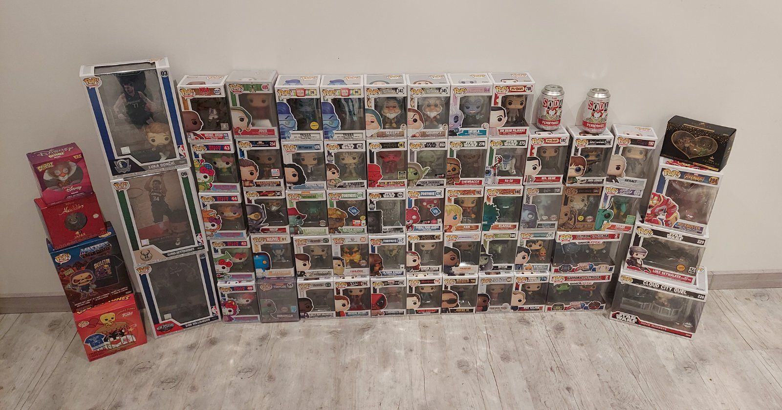 Funko Pop Collection - 72 komada