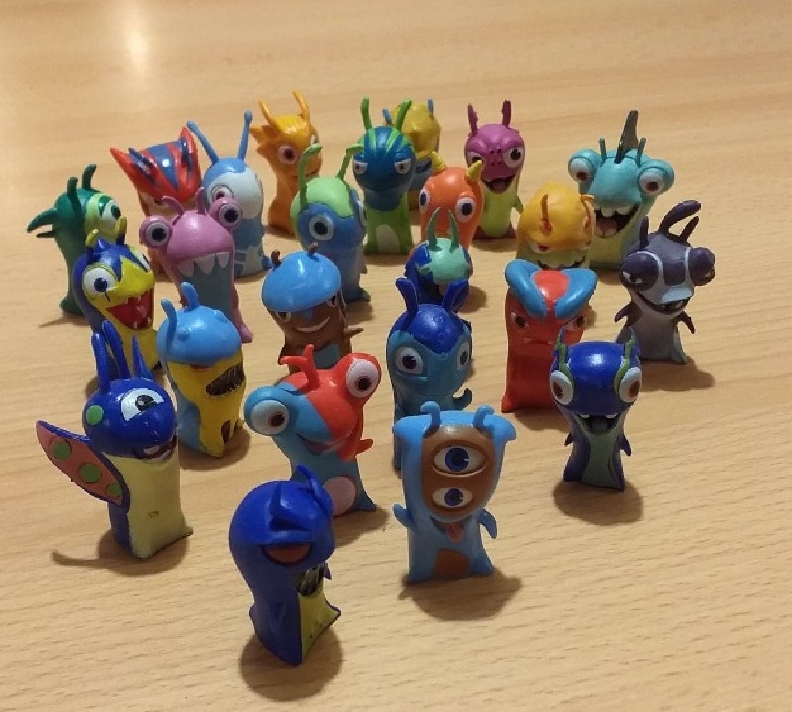 Slugterra slugs akcijske figurice 24 kosov