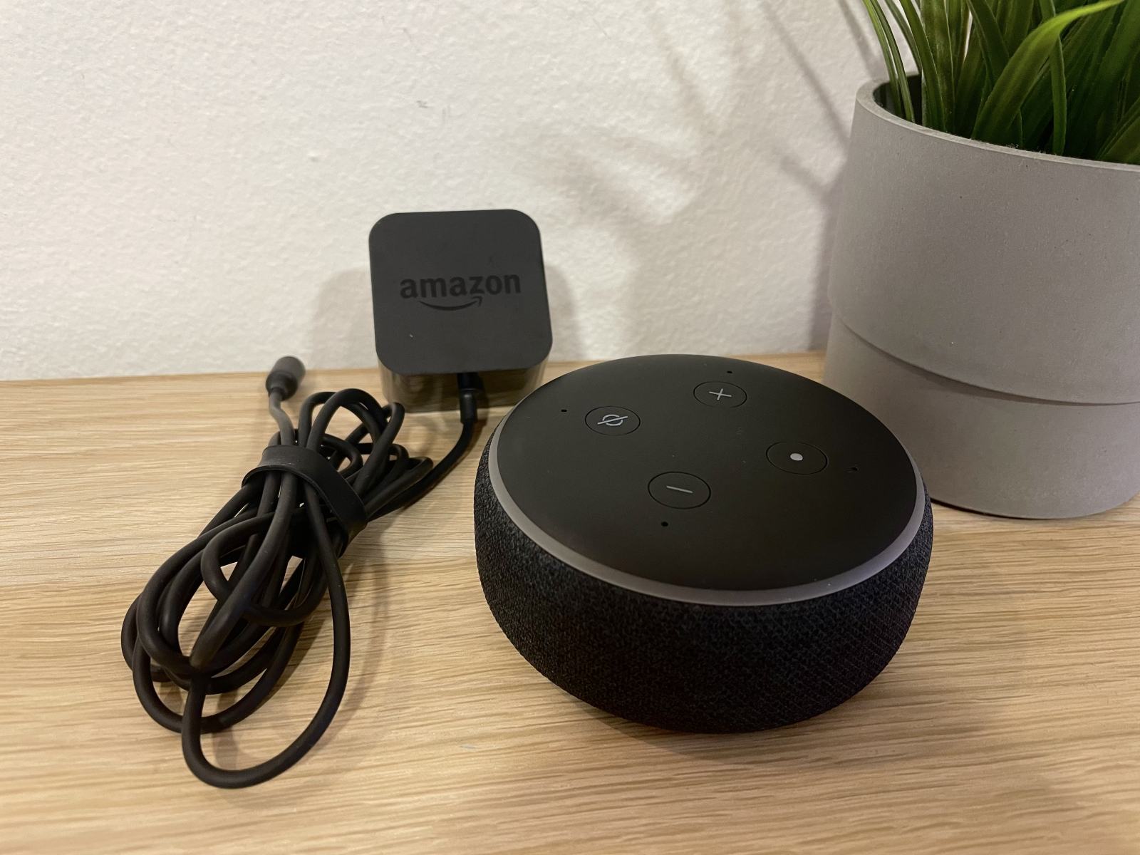 Amazon Echo Dot 3. generacija (pametni zvočnik - Alexa)