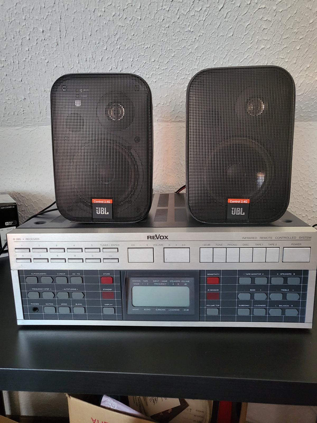 JBL Control 2.4G Wireless Speakers Pair In Black W/ Power Supply