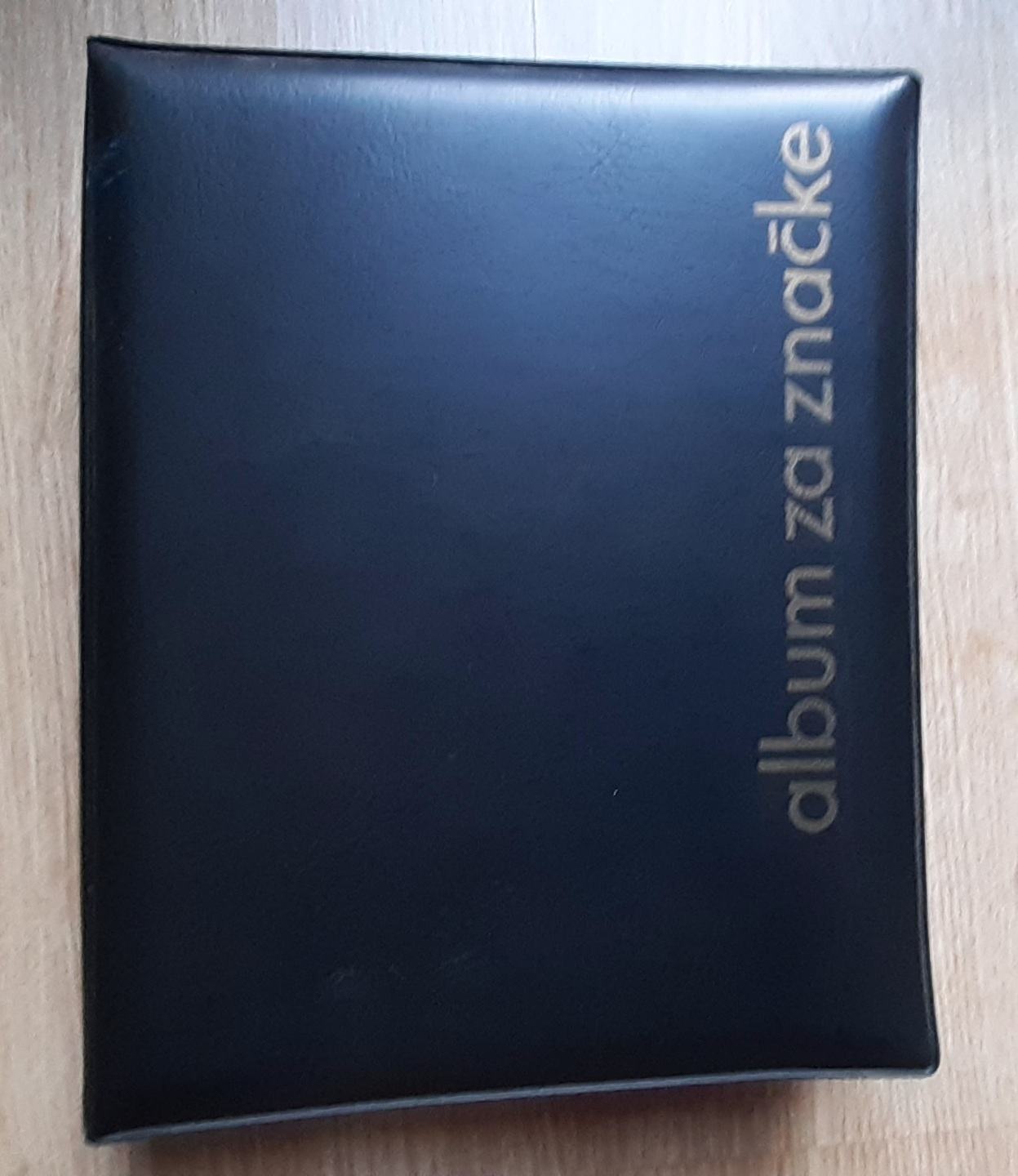 Rabljen Album za značke 4 vložni listi velikost lista 16x22,5cm