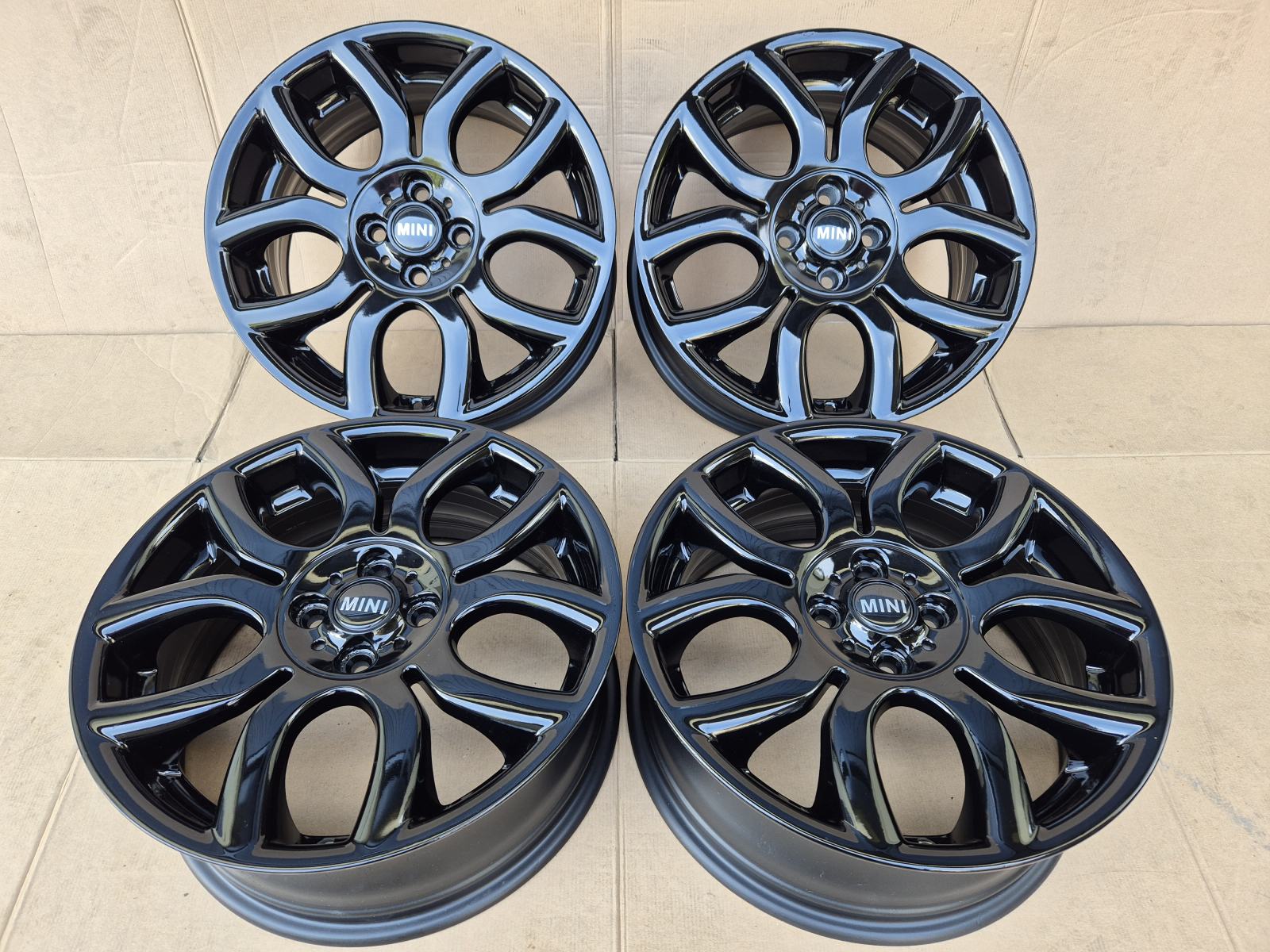 17 original Mini Flame Spoke R97 - LK 4 x 100 - 7j x 17 ET48