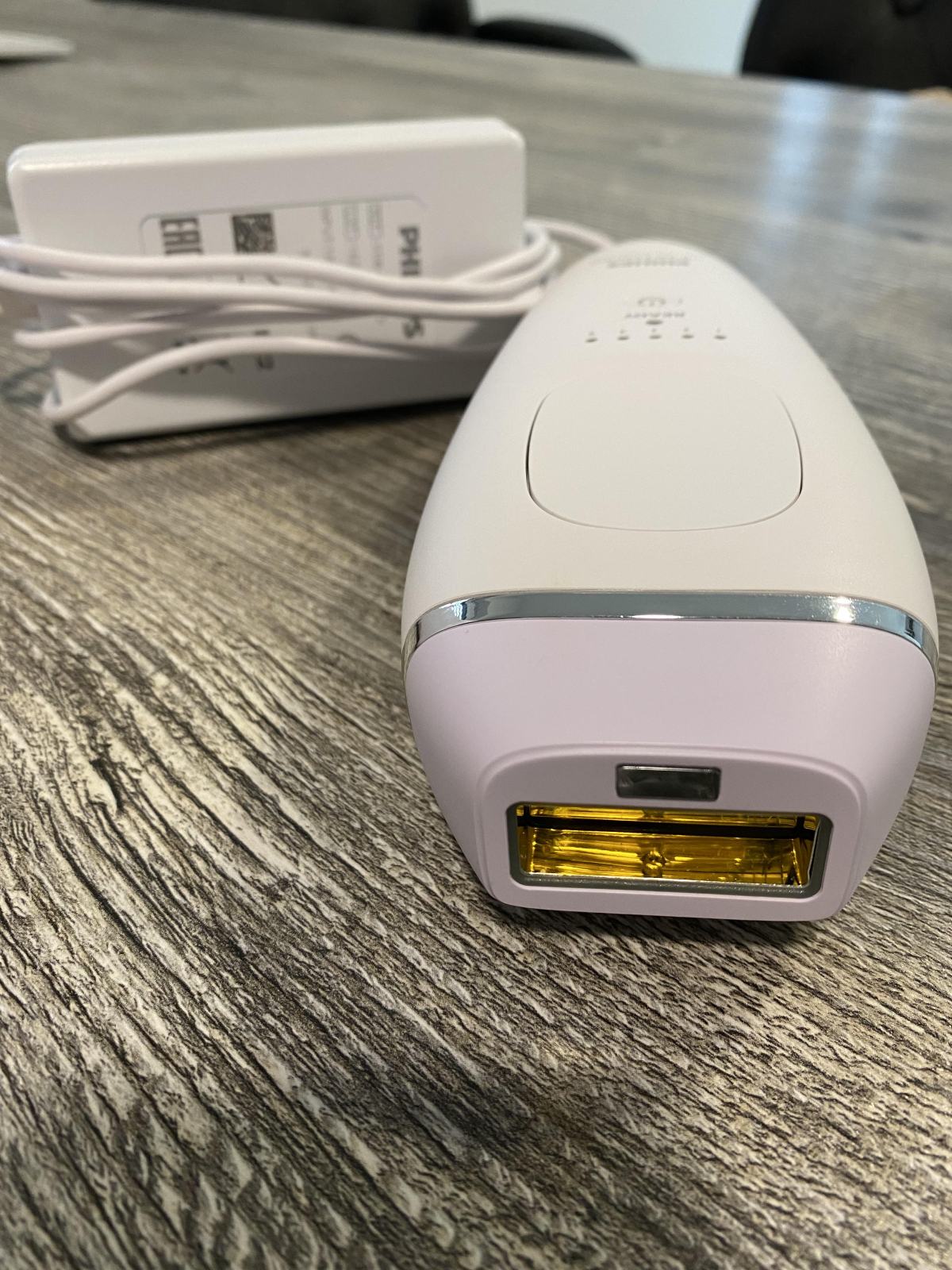 PHILIPS DEPILATOR - lumea essential LASERSKI