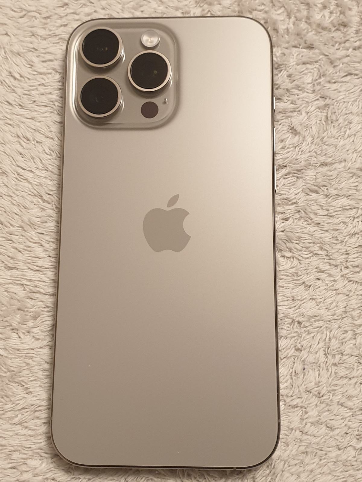 Apple iPhone 16 Promax 256GB star 1 mesec