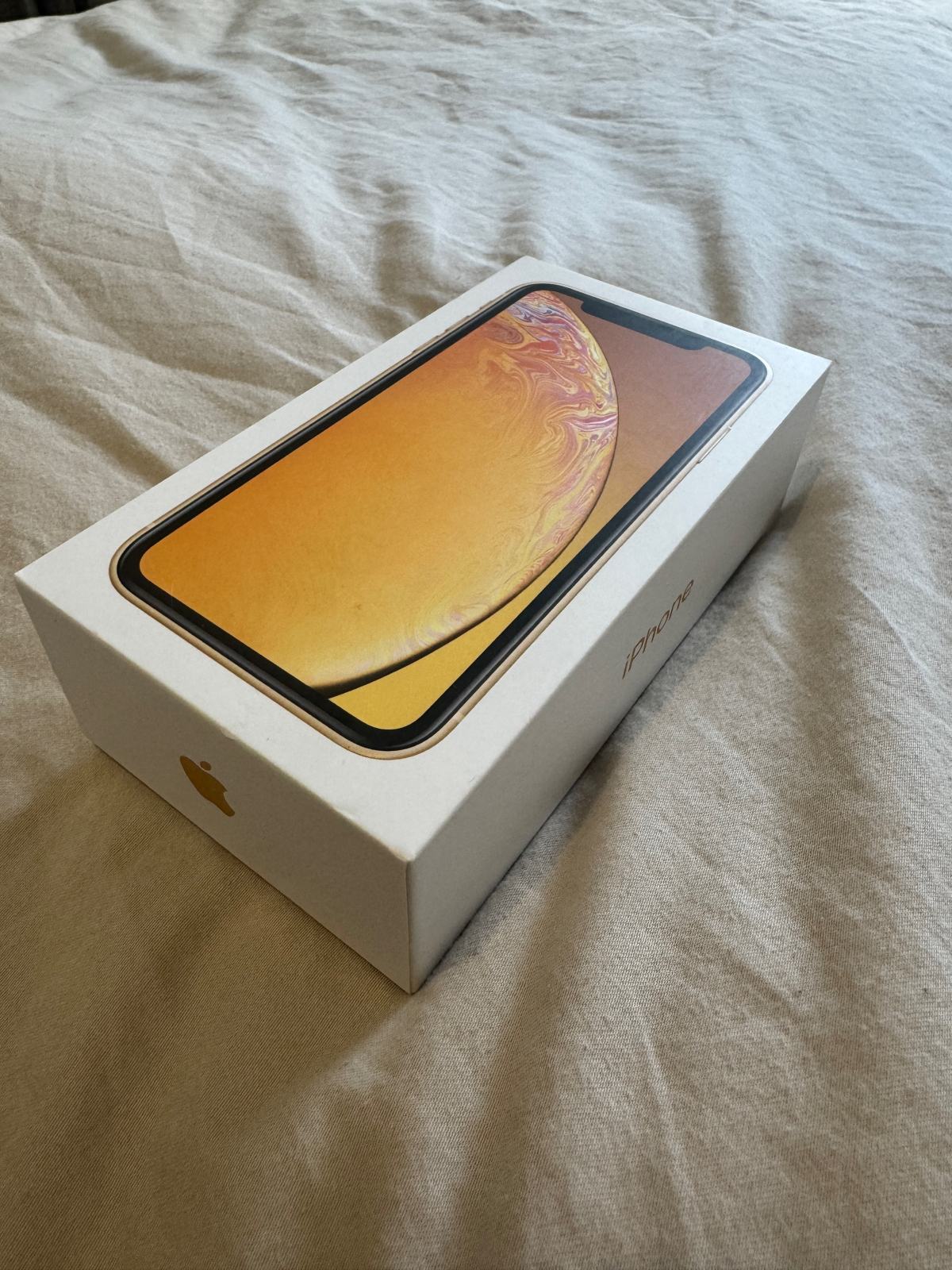 Apple iPhone XR, Yellow, 256 GB