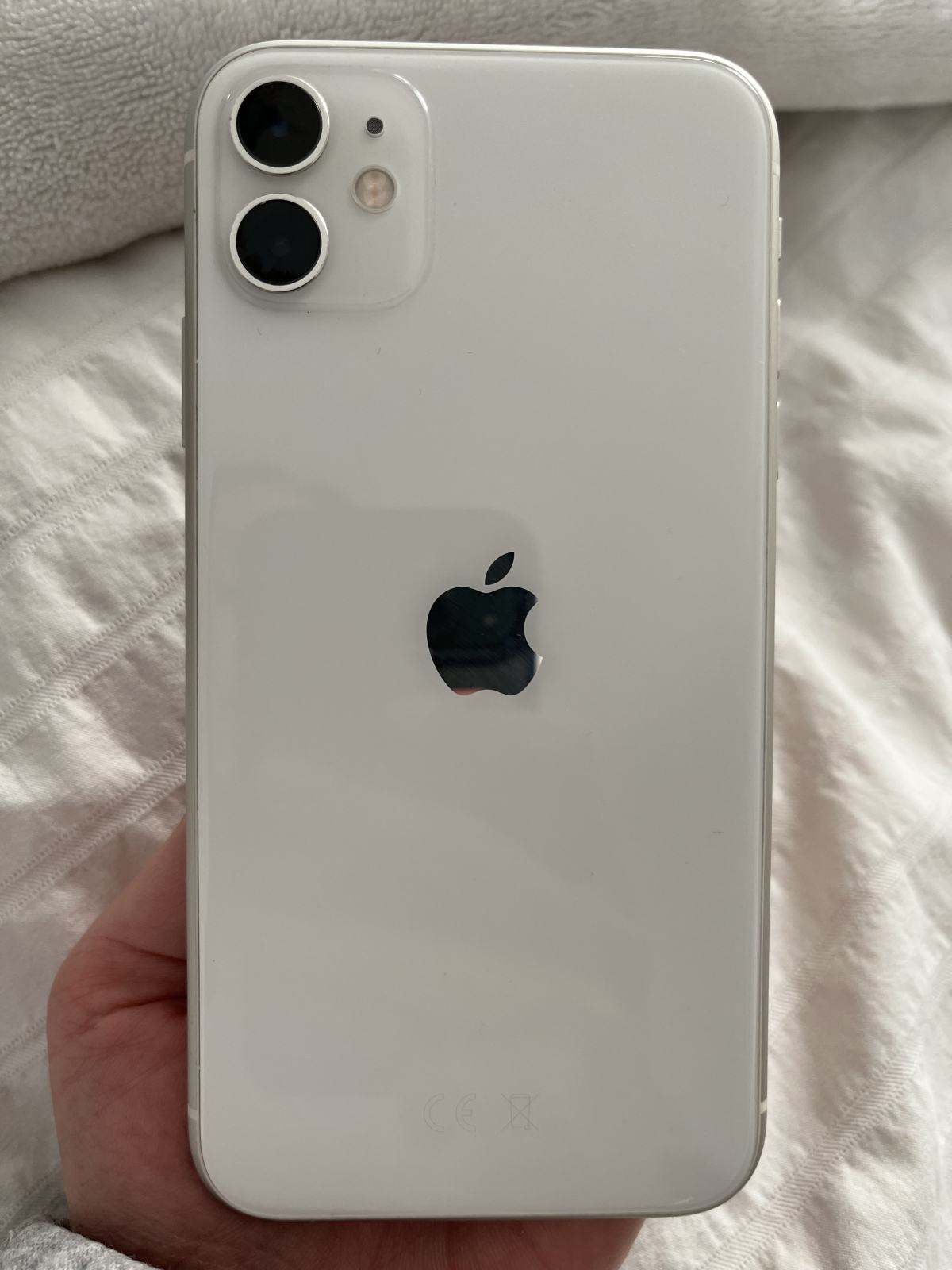 IPhone 11 64GB_zelo lepo ohranjen + 7 ovitkov