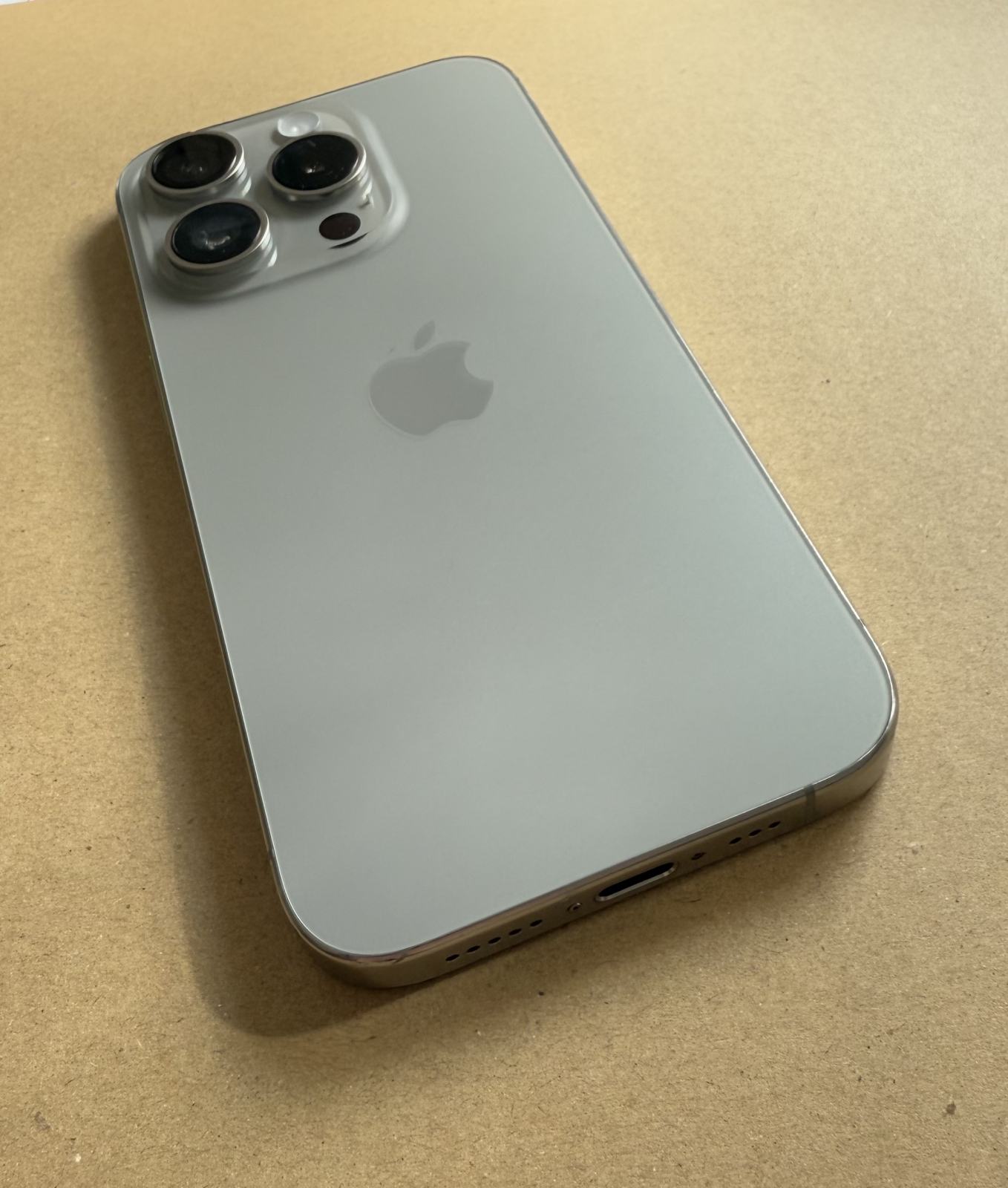 Iphone 15 pro 512 gb natural titanium